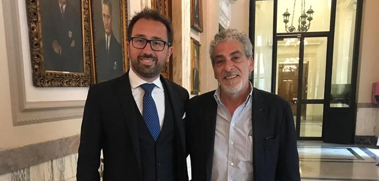 GIUSEPPE GULOTTA PER LA PRIMA VOLTA RICEVUTO DA UN RAPPRESENTANTE DELLE ...